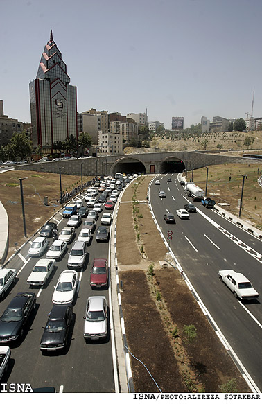 ایسنا - /گزارش تصويري/2 ترافيك سنگين تونل رسالت در نخستين روز تردد خودروها